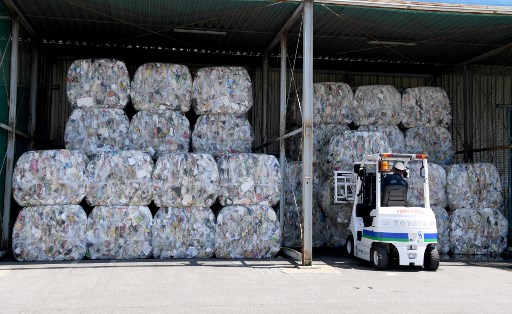 Recycling plastic -- Japan style
