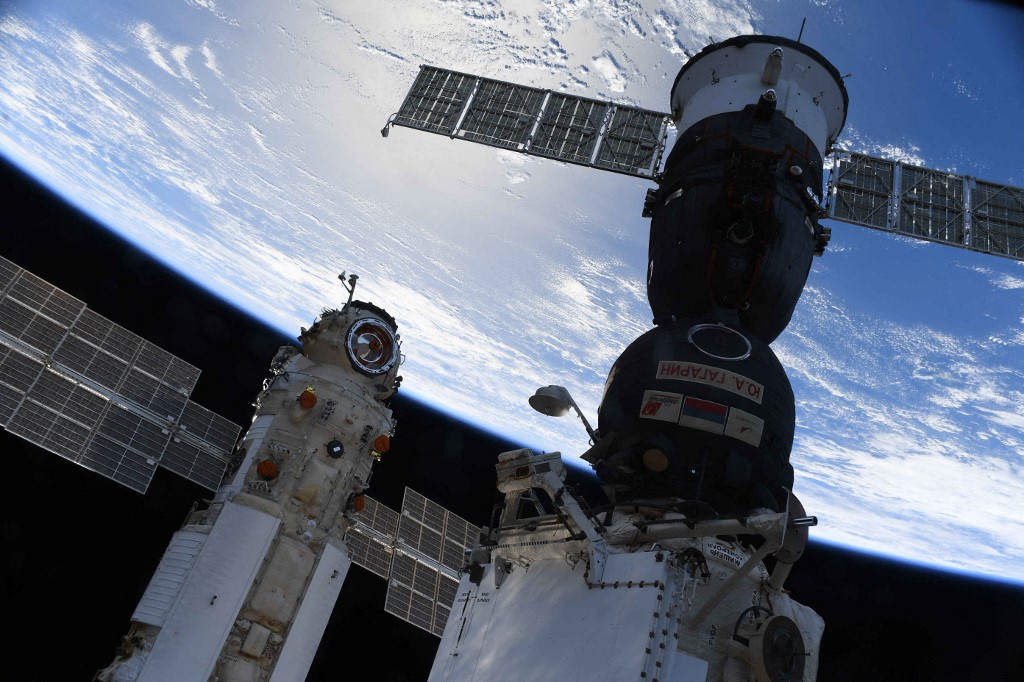 Astronauts smell smoke, burning on Russia's ISS module