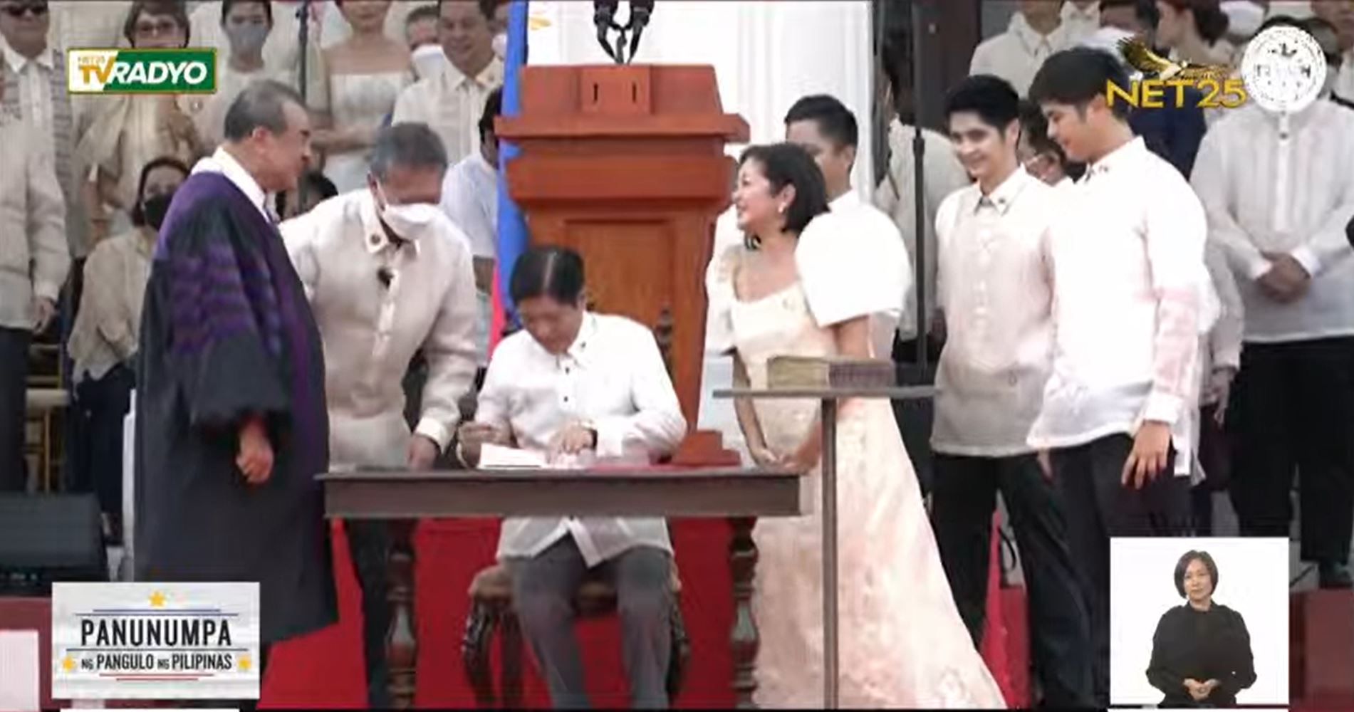 In photos: Ferdinand Marcos Jr., takes his oath as the 17th President ...