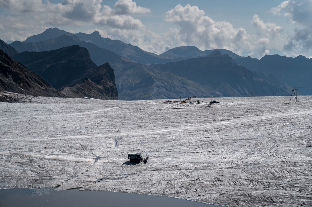 Swiss mountain pass set to lose all ice within weeks