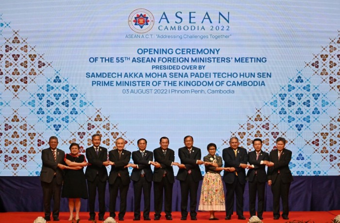 ASEAN holds various activities for students and lecturers