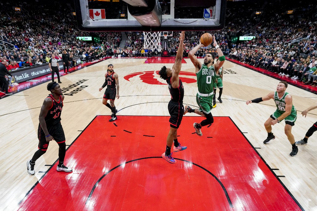 Tatum leads Celtics over Raptors, Pacers beat Warriors