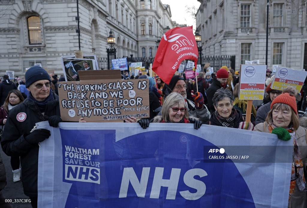 Thousands of hospital doctors walk out in latest UK strike