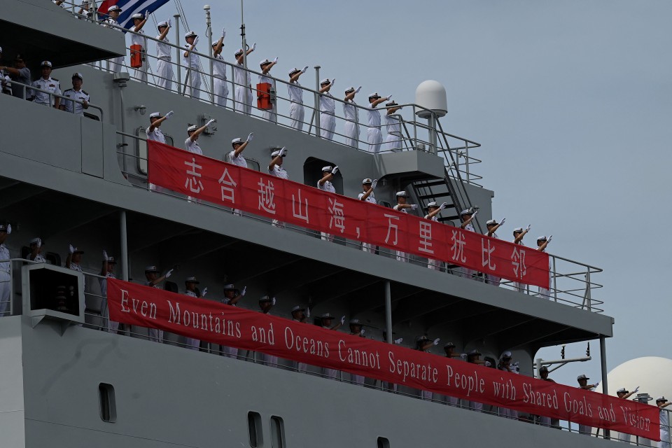 China navy training ship visits the Philippines