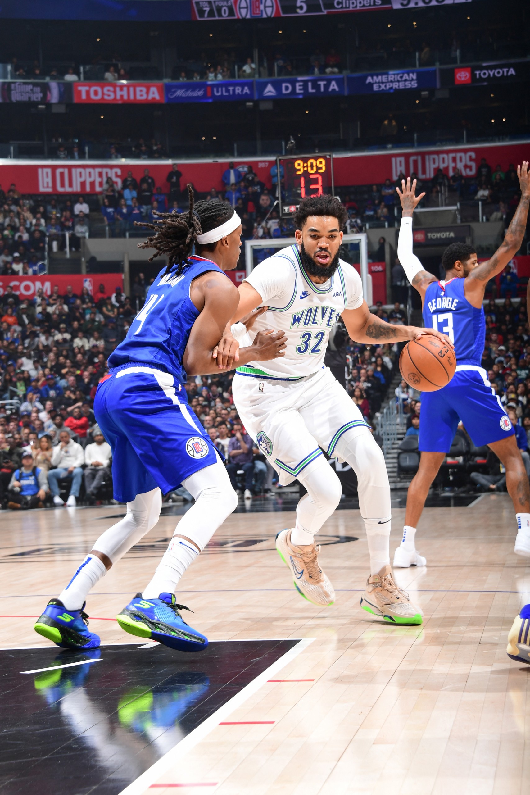 Timberwolves dominate Clippers despite Paul George's franchise record